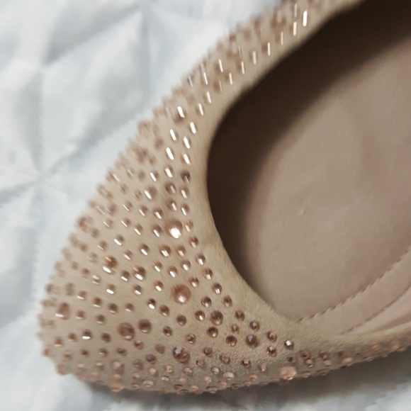 Guess | Shoes | Authentic Guess Tan Flats W Rosegold Rhinestones | Poshmark